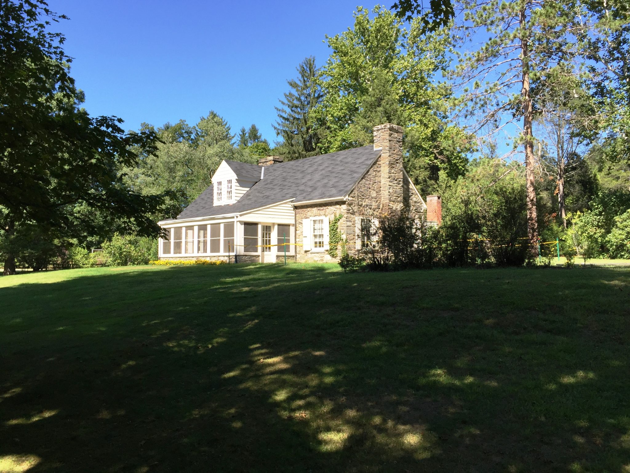 Val-Kill Stone Cottage – Easing Along