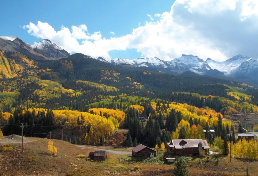 Dolores, CO – Easing Along